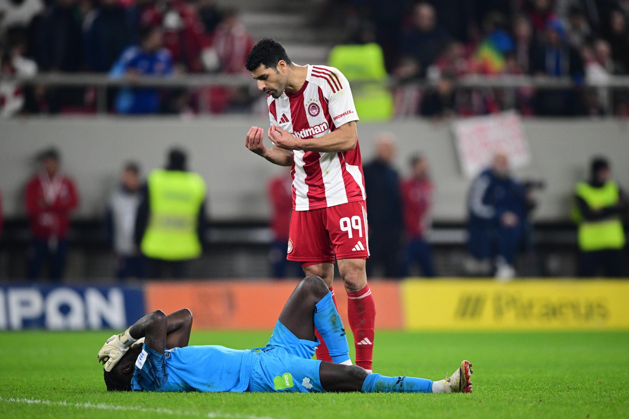 Το “πούλμαν” και οι καθυστερήσεις μπλόκαραν τον Ολυμπιακό, 1-1 με ...