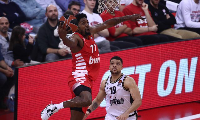 Με ΜακΚίσικ και Τζέιμς το top 10 της 12ης αγωνιστικής της Euroleague ...